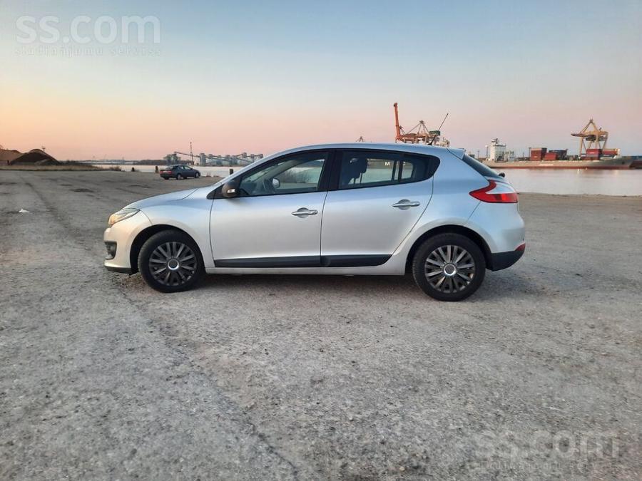 Pelēks Renault Megane 2015 Rīga, ar dzinēja tilpumu 1.50 L un nobraukumu 219 tūkst. km par 3500 €, foto 4 vietnē AUTOMOTO.COM.LV