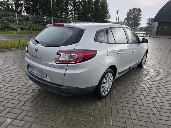 Pelēks Renault Megane 2015 Tauragė, ar dzinēja tilpumu 1.46 L un nobraukumu 320 tūkst. km par 2700 €, foto 4 vietnē AUTOMOTO.COM.LV