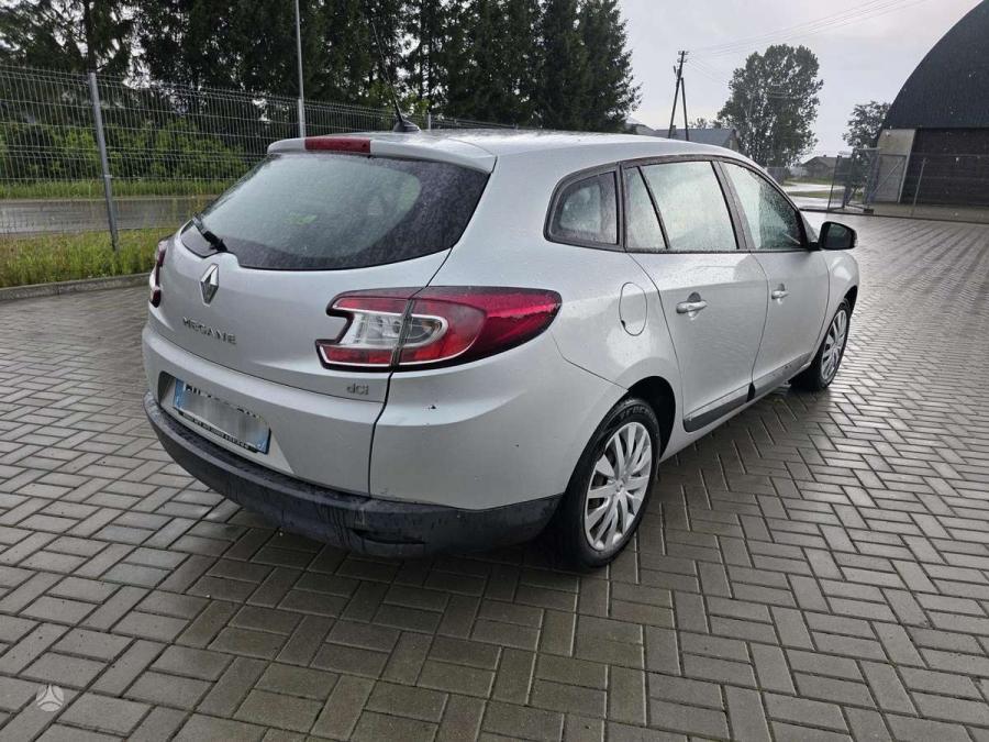 Grey Renault Megane 2015 in Taurage, with an engine capacity of 1.46 L and mileage of 320 thousand km for 2700 €, photo 5 on AUTOMOTO.COM.LV