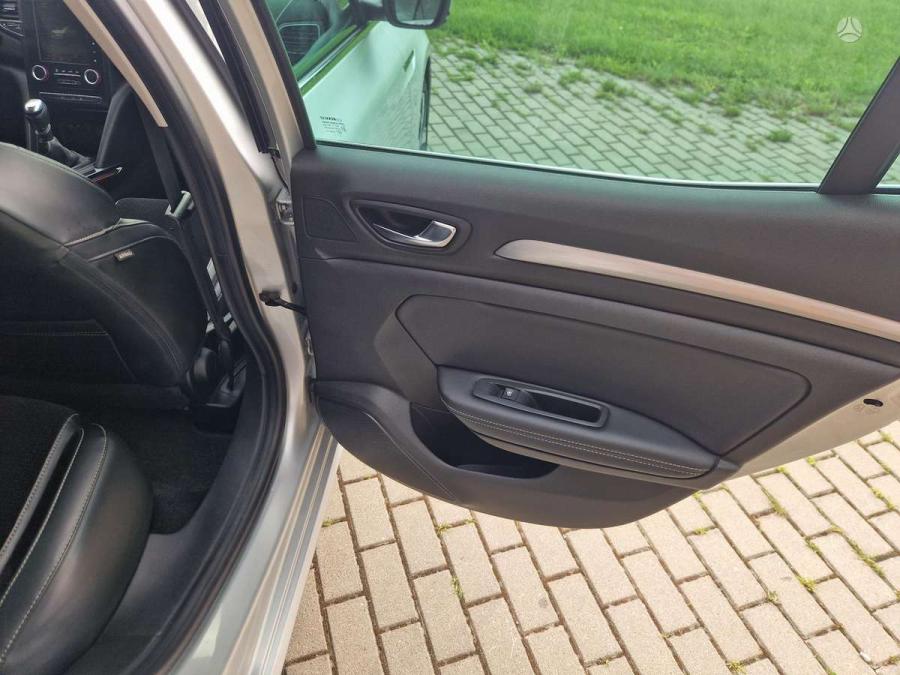 Pelēks Renault Megane 2016 Tauragė, ar dzinēja tilpumu 1.46 L un nobraukumu 188 tūkst. km par 7250 €, foto 15 vietnē AUTOMOTO.COM.LV