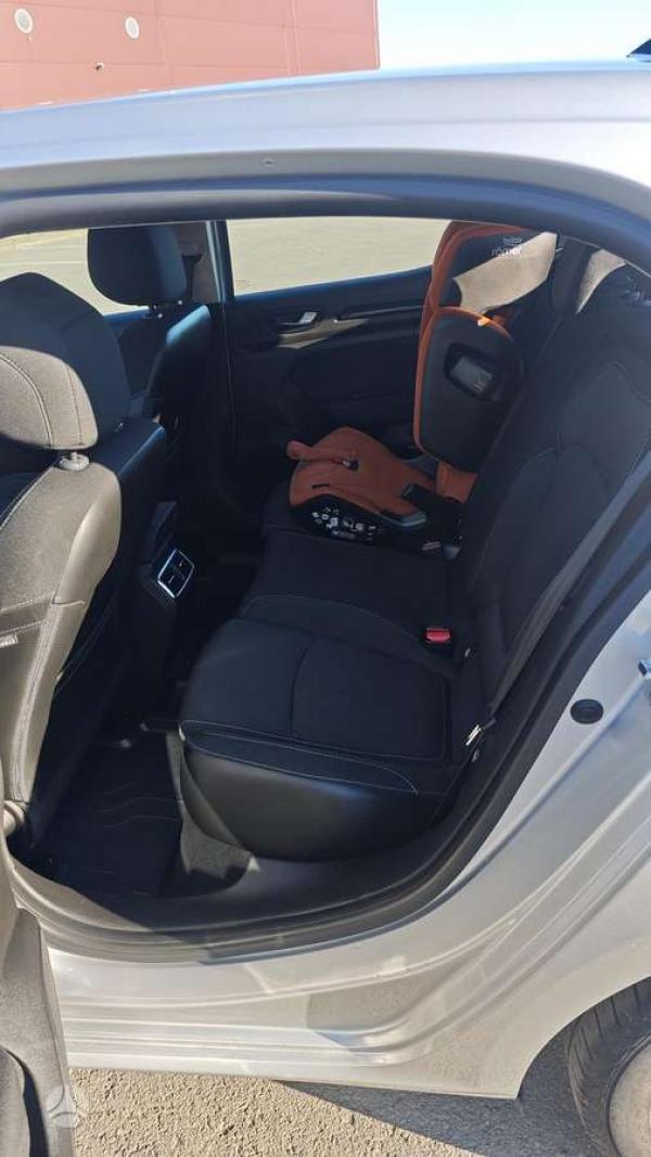 Pelēks Renault Megane 2016 Šauļi, ar dzinēja tilpumu 1.20 L un nobraukumu 110 tūkst. km par 6200 €, foto 7 vietnē AUTOMOTO.COM.LV