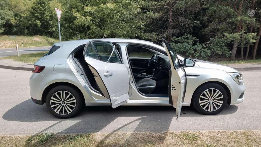 Grey Renault Megane 2016 in Vilnius, with an engine capacity of 1.20 L and mileage of 202 thousand km for 4400 €, photo 6 on AUTOMOTO.COM.LV