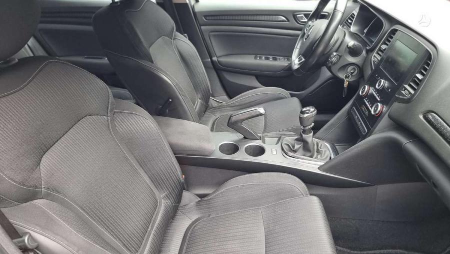 Grey Renault Megane 2016 in Vilnius, with an engine capacity of 1.20 L and mileage of 202 thousand km for 4400 €, photo 16 on AUTOMOTO.COM.LV