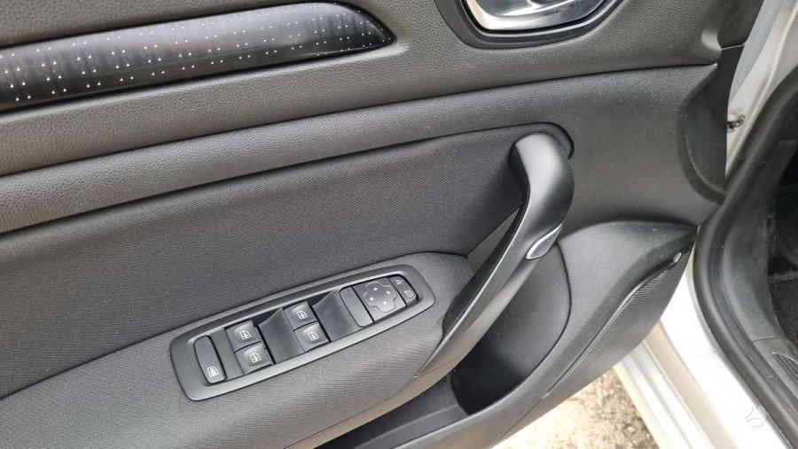Grey Renault Megane 2016 in Vilnius, with an engine capacity of 1.20 L and mileage of 202 thousand km for 4400 €, photo 20 on AUTOMOTO.COM.LV