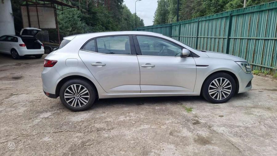 Pelēks Renault Megane 2016 Viļņa, ar dzinēja tilpumu 1.20 L un nobraukumu 202 tūkst. km par 4150 €, foto 28 vietnē AUTOMOTO.COM.LV