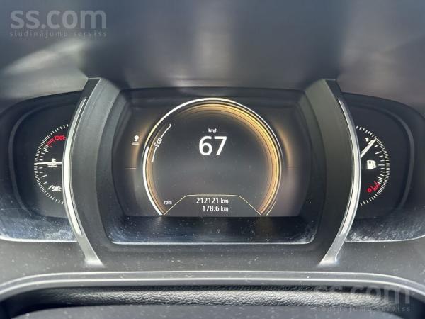 Renault Megane 2016 in Riga on AUTOMOTO.COM.LV Grey Renault Megane 2016 in Riga, with an engine capacity of 1.50 L and mileage of 212 thousand km for 7000 €, photo 7 on AUTOMOTO.COM.LV
