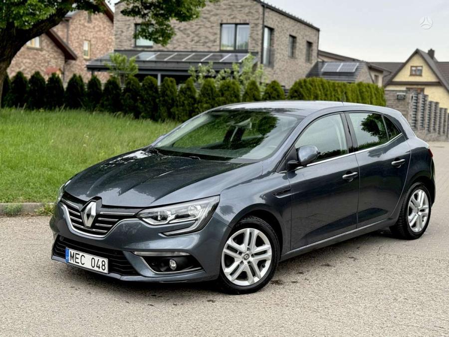 Grey Renault Megane 2017 in Vilnius, with an engine capacity of 1.46 L and mileage of 225 thousand km for 6900 €, photo 3 on AUTOMOTO.COM.LV