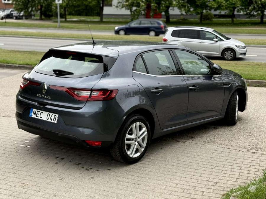 Grey Renault Megane 2017 in Vilnius, with an engine capacity of 1.46 L and mileage of 225 thousand km for 6900 €, photo 6 on AUTOMOTO.COM.LV