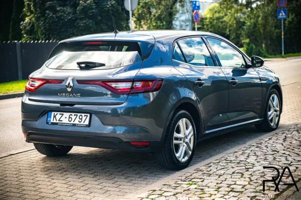 Renault Megane 2017 in Riga on AUTOMOTO.COM.LV Grey Renault Megane 2017 in Riga, with an engine capacity of 1.60 L and mileage of 53 thousand km for 8990 €, photo 5 on AUTOMOTO.COM.LV