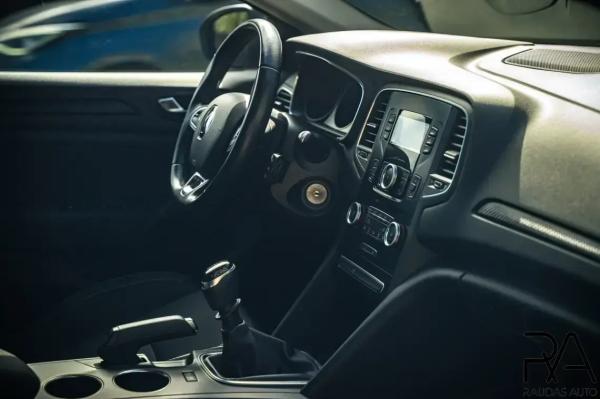 Renault Megane 2017 in Riga on AUTOMOTO.COM.LV Grey Renault Megane 2017 in Riga, with an engine capacity of 1.60 L and mileage of 53 thousand km for 8990 €, photo 7 on AUTOMOTO.COM.LV