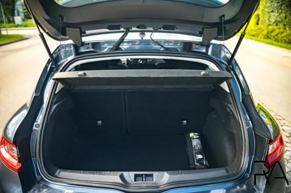 Renault Megane 2017 in Riga on AUTOMOTO.COM.LV Grey Renault Megane 2017 in Riga, with an engine capacity of 1.60 L and mileage of 53 thousand km for 8990 €, photo 10 on AUTOMOTO.COM.LV