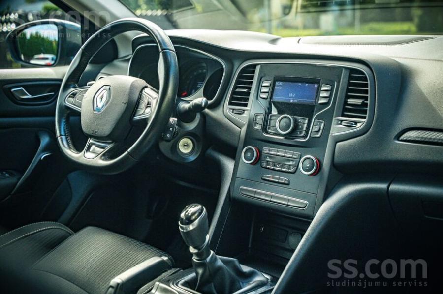 Pelēks Renault Megane 2017 Rīga, ar dzinēja tilpumu 1.60 L un nobraukumu 53 tūkst. km par 8990 €, foto 8 vietnē AUTOMOTO.COM.LV