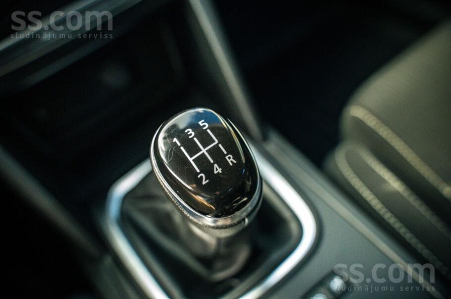 Pelēks Renault Megane 2017 Rīga, ar dzinēja tilpumu 1.60 L un nobraukumu 53 tūkst. km par 8990 €, foto 11 vietnē AUTOMOTO.COM.LV