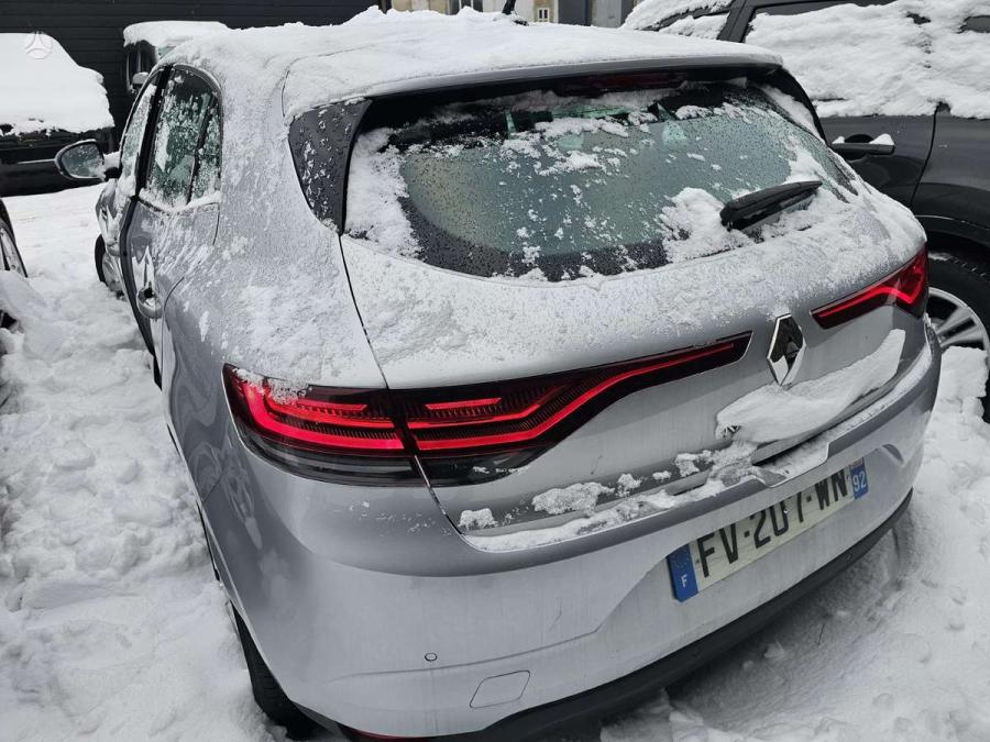 Grey Renault Megane 2020 in Taurage, with an engine capacity of 1.33 L and mileage of 70 thousand km for 11253 €, photo 1 on AUTOMOTO.COM.LV