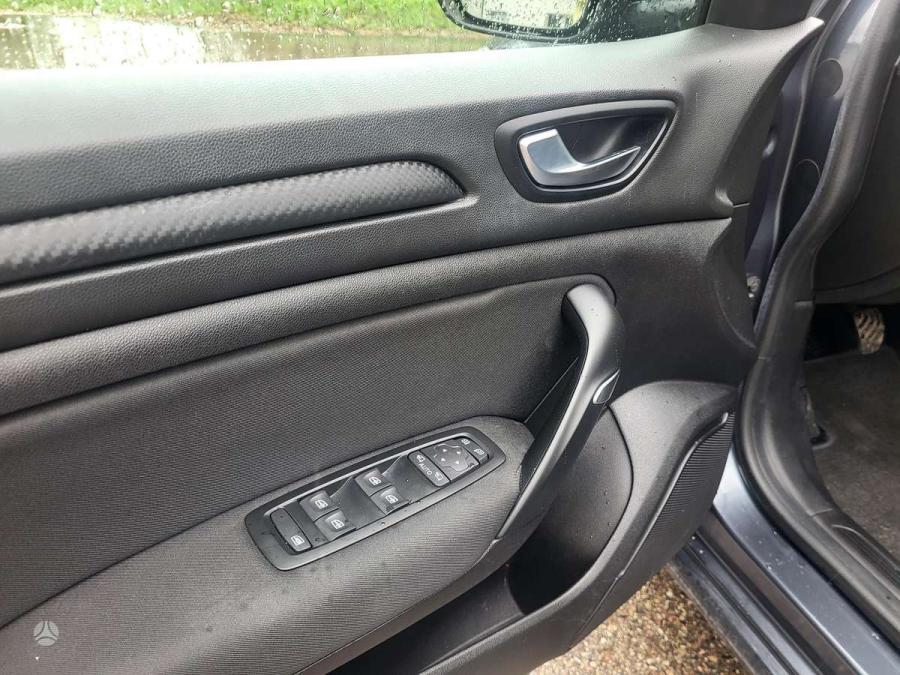 Grey Renault Megane 2020 in Utena, with an engine capacity of 1.46 L and mileage of 190 thousand km for 7500 €, photo 16 on AUTOMOTO.COM.LV