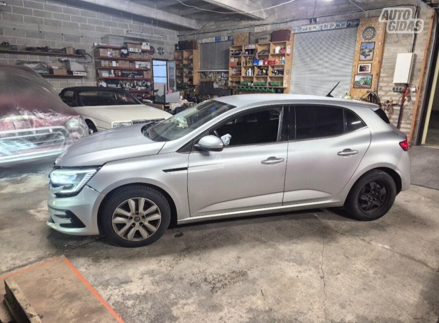 Pelēks Renault Megane 2020 Klaipėda, ar dzinēja tilpumu 1.50 L un nobraukumu 90 tūkst. km par 3850 €, foto 3 vietnē AUTOMOTO.COM.LV