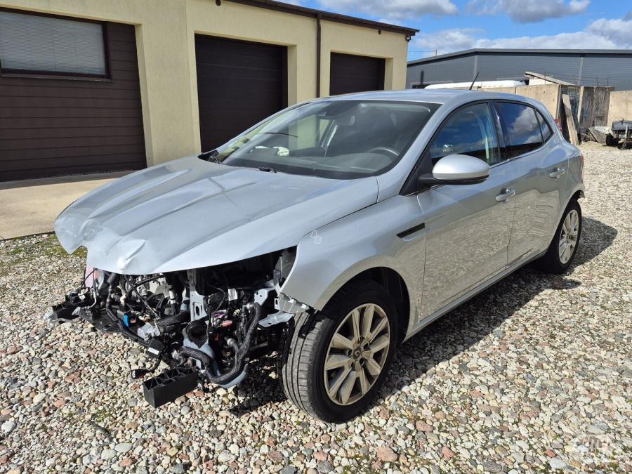 Pelēks Renault Megane 2020 Klaipėda, ar dzinēja tilpumu 1.50 L un nobraukumu 90 tūkst. km par 3850 €, foto 8 vietnē AUTOMOTO.COM.LV