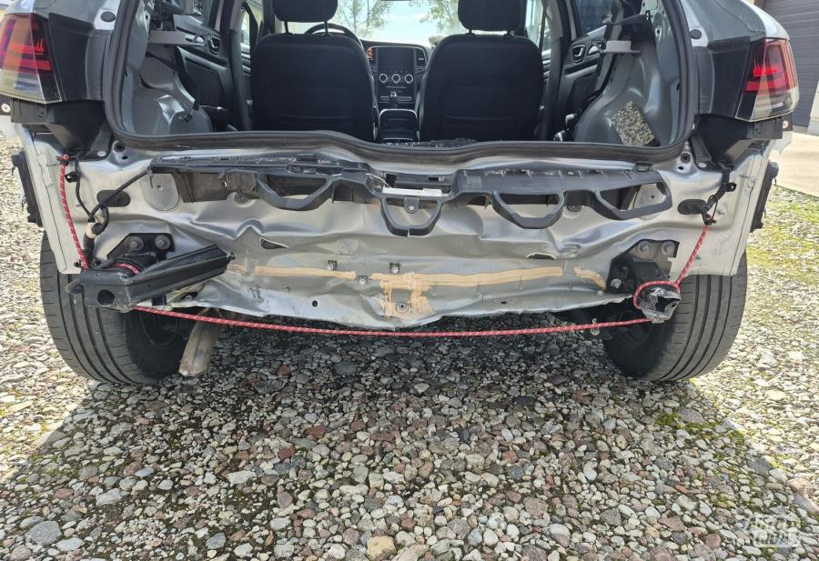 Pelēks Renault Megane 2020 Klaipėda, ar dzinēja tilpumu 1.50 L un nobraukumu 90 tūkst. km par 3850 €, foto 18 vietnē AUTOMOTO.COM.LV