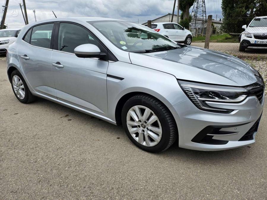 Grey Renault Megane 2021 in Taurage, with an engine capacity of 1.50 L and mileage of 247 thousand km for 9300 €, photo 5 on AUTOMOTO.COM.LV