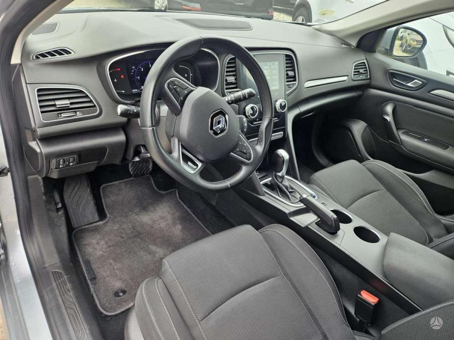 Grey Renault Megane 2021 in Taurage, with an engine capacity of 1.50 L and mileage of 247 thousand km for 9300 €, photo 11 on AUTOMOTO.COM.LV