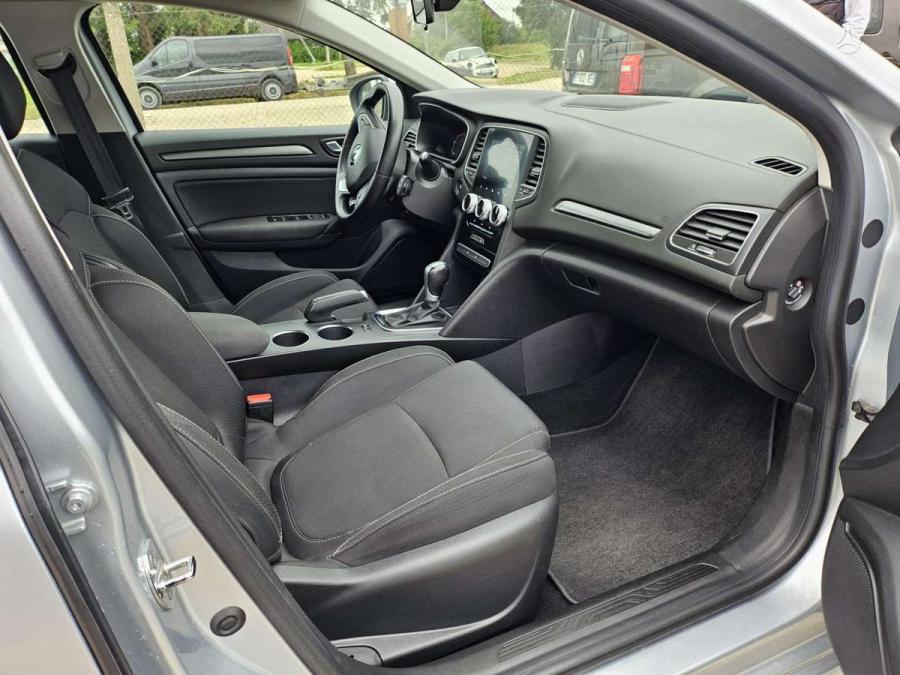 Grey Renault Megane 2021 in Taurage, with an engine capacity of 1.50 L and mileage of 247 thousand km for 9300 €, photo 17 on AUTOMOTO.COM.LV