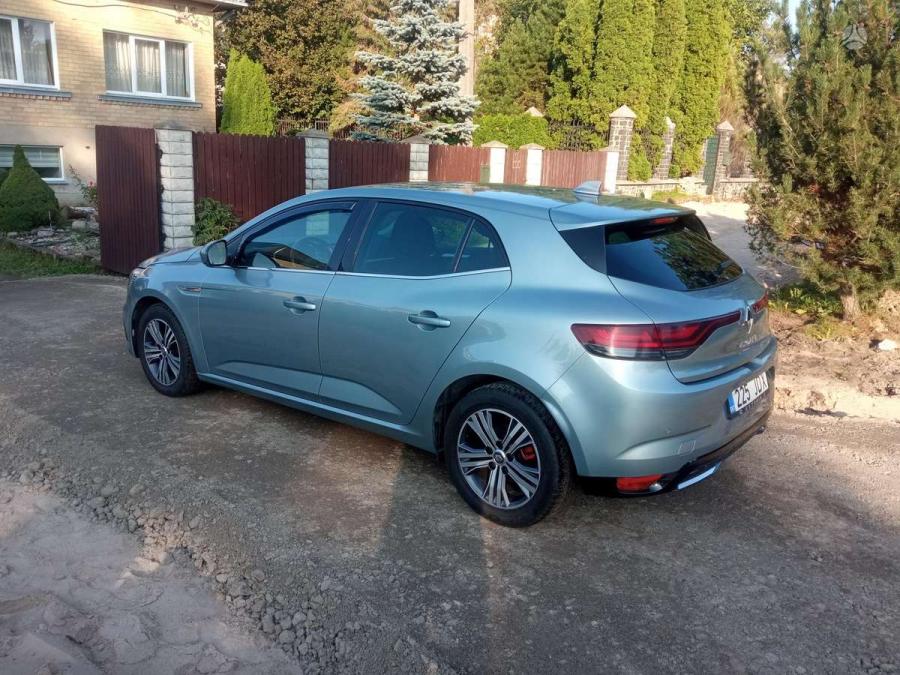 Grey Renault Megane 2021 in Siauliai, with an engine capacity of 1.50 L and mileage of 61 thousand km for 10250 €, photo 5 on AUTOMOTO.COM.LV