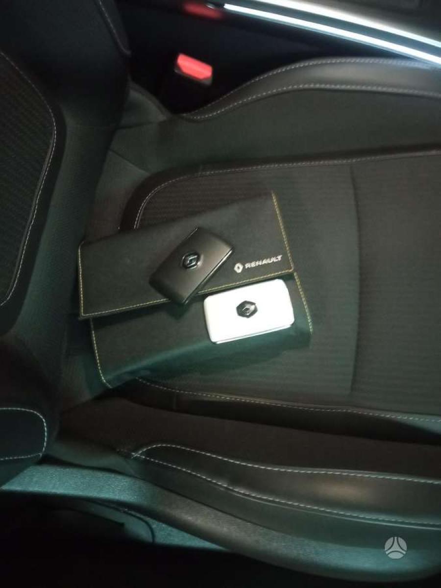 Grey Renault Megane 2021 in Siauliai, with an engine capacity of 1.50 L and mileage of 61 thousand km for 10250 €, photo 19 on AUTOMOTO.COM.LV