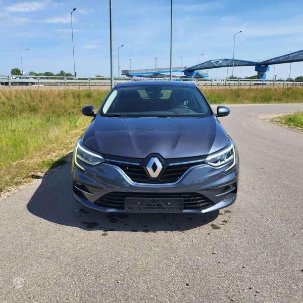 Pelēks Renault Megane 2022 Viļņa, ar dzinēja tilpumu 1.46 L un nobraukumu 15 tūkst. km par 13900 €, foto 2 vietnē AUTOMOTO.COM.LV