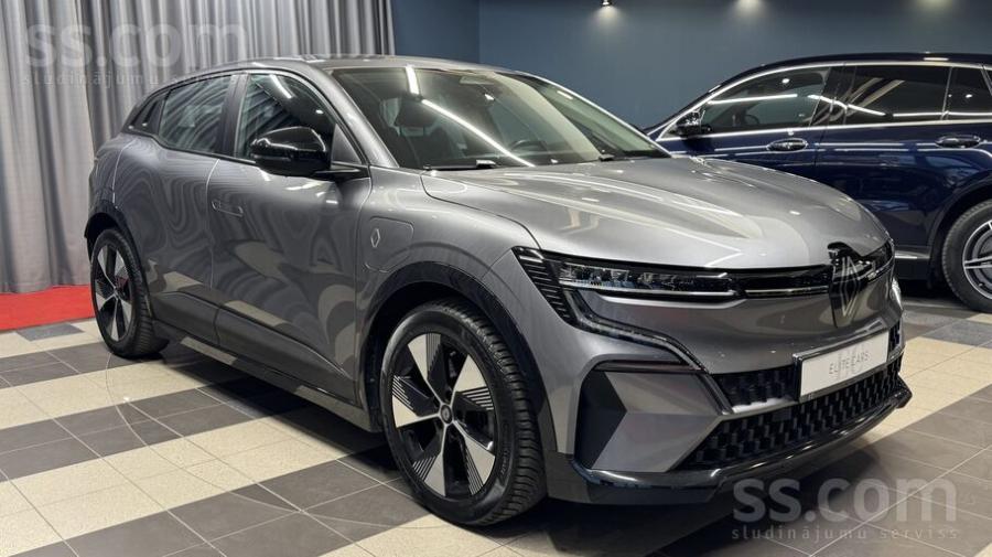 Grey Renault Megane 2022 in Riga, with an engine capacity of 1.40 L and mileage of 108 thousand km for 20990 €, photo 3 on AUTOMOTO.COM.LV