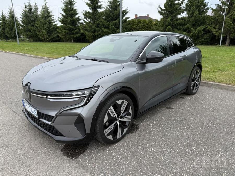Grey Renault Megane 2022 in Riga, with an engine capacity of 0.00 L and mileage of 61 thousand km for 20500 €, photo 1 on AUTOMOTO.COM.LV