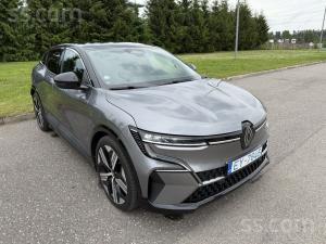 Grey Renault Megane 2022 in Riga, with an engine capacity of 0.00 L and mileage of 61 thousand km for 20500 €, photo 4 on AUTOMOTO.COM.LV