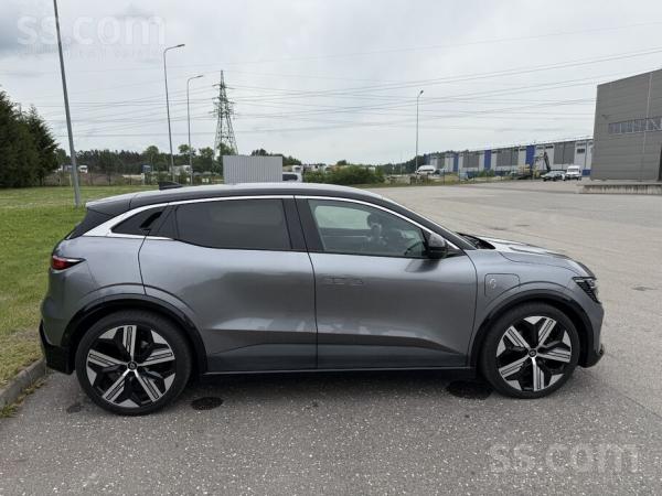 Pelēks Renault Megane 2022 Rīga, ar dzinēja tilpumu 0.00 L un nobraukumu 61 tūkst. km par 20500 €, foto 5 vietnē AUTOMOTO.COM.LV
