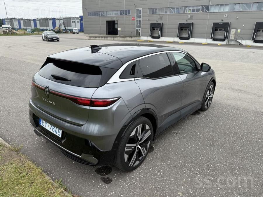 Grey Renault Megane 2022 in Riga, with an engine capacity of 0.00 L and mileage of 61 thousand km for 20500 €, photo 7 on AUTOMOTO.COM.LV