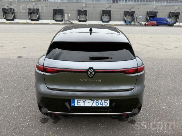 Pelēks Renault Megane 2022 Rīga, ar dzinēja tilpumu 0.00 L un nobraukumu 61 tūkst. km par 20500 €, foto 7 vietnē AUTOMOTO.COM.LV