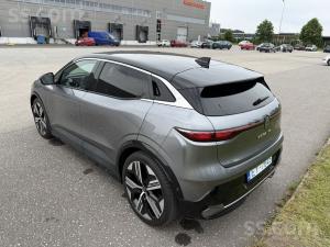 Grey Renault Megane 2022 in Riga, with an engine capacity of 0.00 L and mileage of 61 thousand km for 20500 €, photo 9 on AUTOMOTO.COM.LV