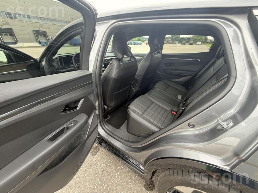Grey Renault Megane 2022 in Riga, with an engine capacity of 0.00 L and mileage of 61 thousand km for 20500 €, photo 12 on AUTOMOTO.COM.LV