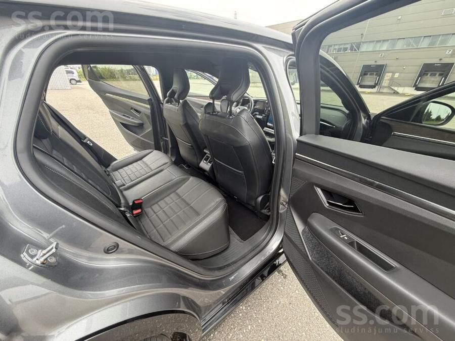 Grey Renault Megane 2022 in Riga, with an engine capacity of 0.00 L and mileage of 61 thousand km for 20500 €, photo 13 on AUTOMOTO.COM.LV