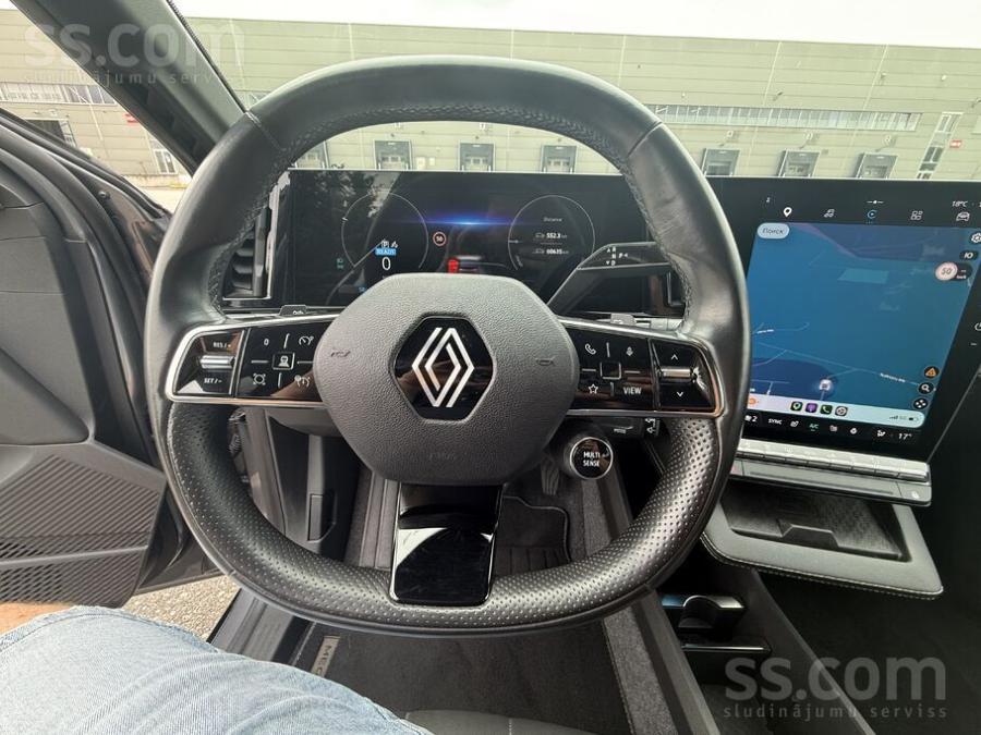 Grey Renault Megane 2022 in Riga, with an engine capacity of 0.00 L and mileage of 61 thousand km for 20500 €, photo 21 on AUTOMOTO.COM.LV