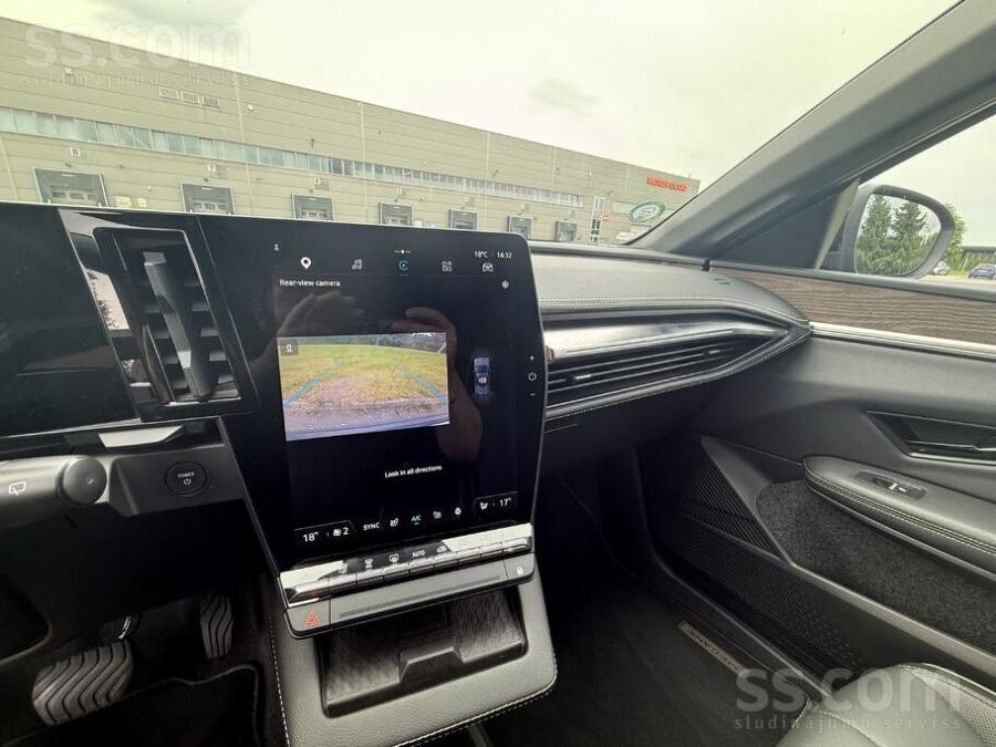 Grey Renault Megane 2022 in Riga, with an engine capacity of 0.00 L and mileage of 61 thousand km for 20500 €, photo 22 on AUTOMOTO.COM.LV