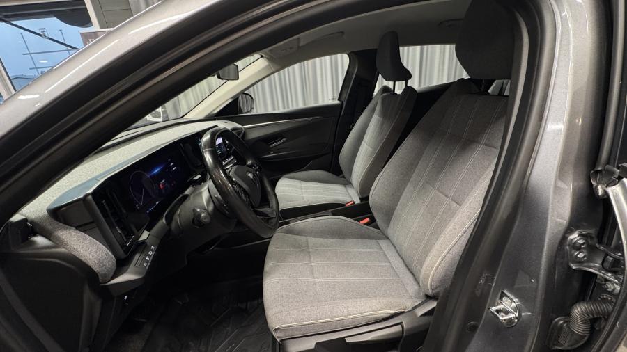 Grey Renault Megane 2022 in Riga, with an engine capacity of 0.00 L and mileage of 114 thousand km for 20990 €, photo 16 on AUTOMOTO.COM.LV
