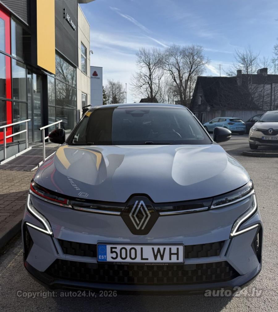 Pelēks Renault Megane 2023 Tallina, ar dzinēja tilpumu 0.00 L un nobraukumu 43 tūkst. km par 29990 €, foto 3 vietnē AUTOMOTO.COM.LV