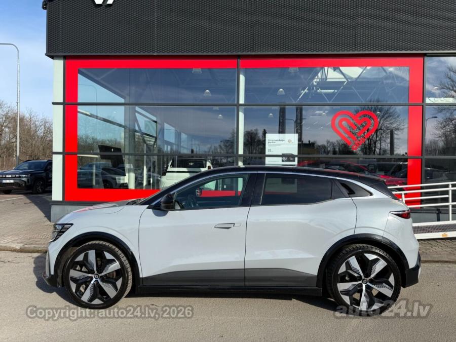 Pelēks Renault Megane 2023 Tallina, ar dzinēja tilpumu 0.00 L un nobraukumu 43 tūkst. km par 29990 €, foto 4 vietnē AUTOMOTO.COM.LV