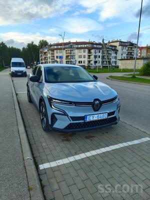 Pelēks Renault Megane 2023 Rīga, ar dzinēja tilpumu 1.60 L un nobraukumu 33 tūkst. km par 19000 €, foto 1 vietnē AUTOMOTO.COM.LV