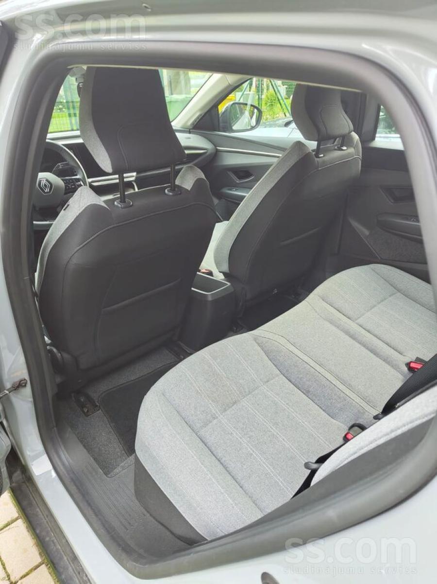 Pelēks Renault Megane 2023 Rīga, ar dzinēja tilpumu 1.60 L un nobraukumu 33 tūkst. km par 19000 €, foto 7 vietnē AUTOMOTO.COM.LV