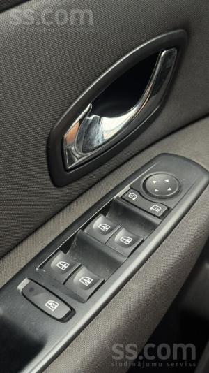 Pelēks Renault Megane 2013 Jelgava, ar dzinēja tilpumu 1.50 L un nobraukumu 338 tūkst. km par 3000 €, foto 14 vietnē AUTOMOTO.COM.LV