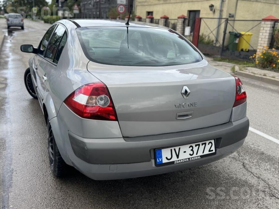 Pelēks Renault Megane 2004 Jelgava, ar dzinēja tilpumu 1.90 L un nobraukumu 272 tūkst. km par 980 €, foto 3 vietnē AUTOMOTO.COM.LV