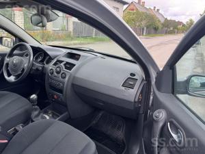 Pelēks Renault Megane 2004 Jelgava, ar dzinēja tilpumu 1.90 L un nobraukumu 272 tūkst. km par 980 €, foto 8 vietnē AUTOMOTO.COM.LV
