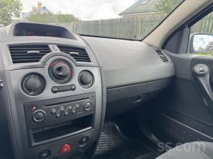 Pelēks Renault Megane 2004 Jelgava, ar dzinēja tilpumu 1.90 L un nobraukumu 272 tūkst. km par 980 €, foto 11 vietnē AUTOMOTO.COM.LV