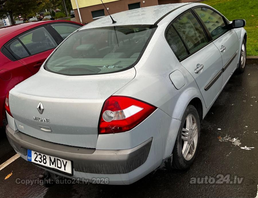 Pelēks Renault Megane 2004 Tallina, ar dzinēja tilpumu 1.60 L un nobraukumu 0 tūkst. km par 1000 €, foto 3 vietnē AUTOMOTO.COM.LV