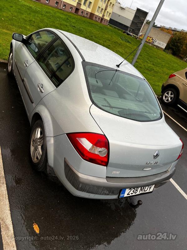 Pelēks Renault Megane 2004 Tallina, ar dzinēja tilpumu 1.60 L un nobraukumu 0 tūkst. km par 1000 €, foto 4 vietnē AUTOMOTO.COM.LV